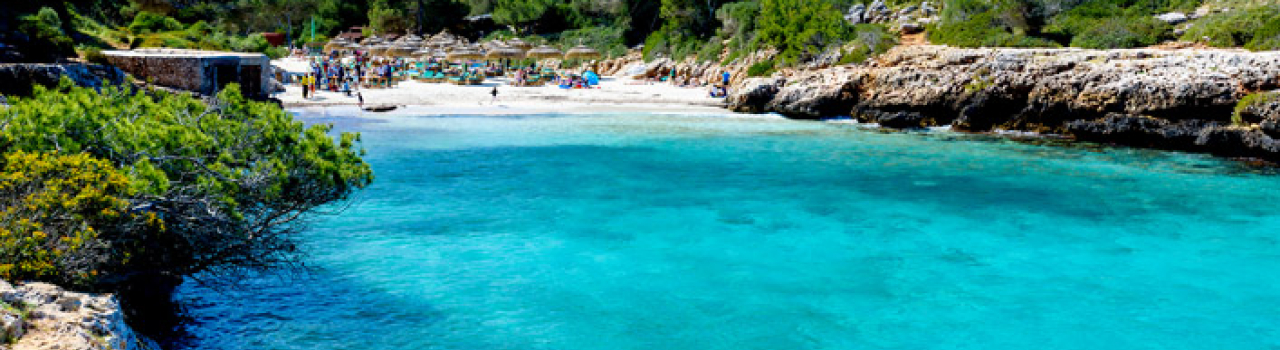 Cala Nau: Mit alltours das Meer genießen
