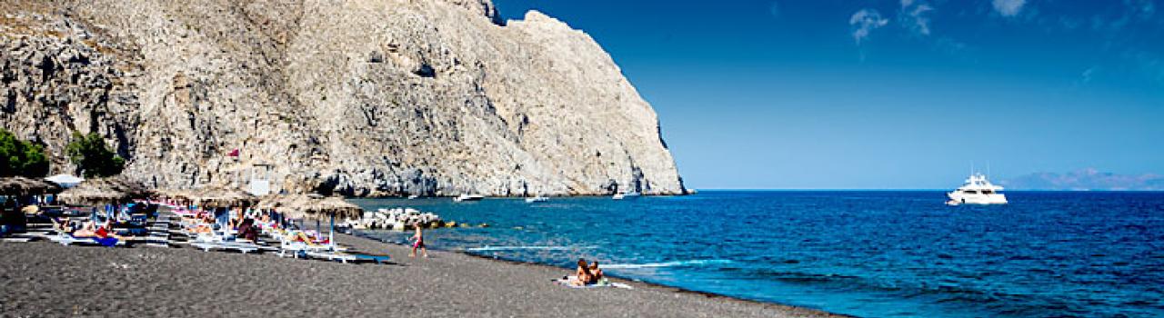 Santorini Strände: Urlaub in Griechenland mit alltours
