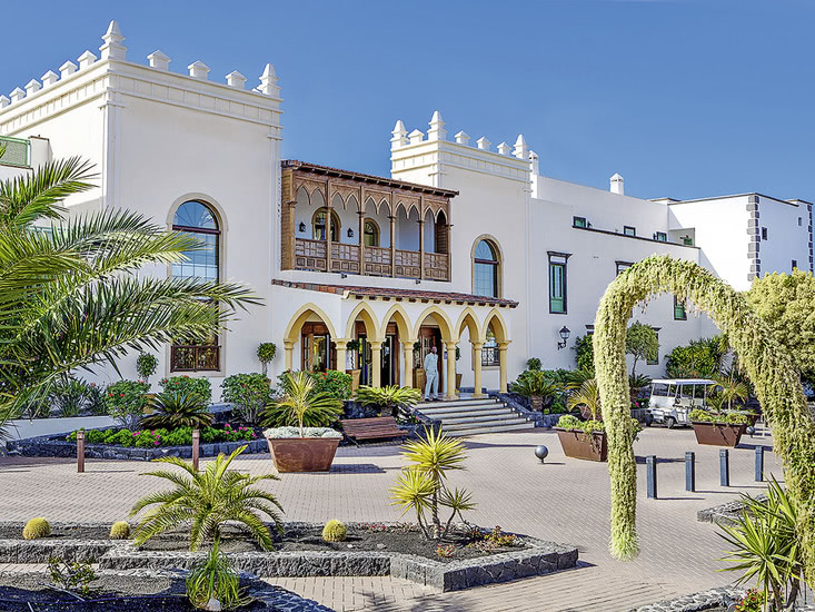 Hotel Gran Castillo Tagoro in Playa Blanca bei alltours buchen