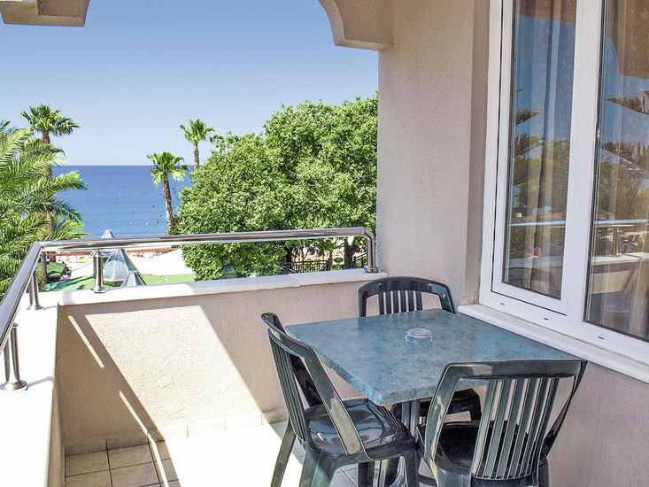 Side Bay Hotel in Side bei alltours buchen