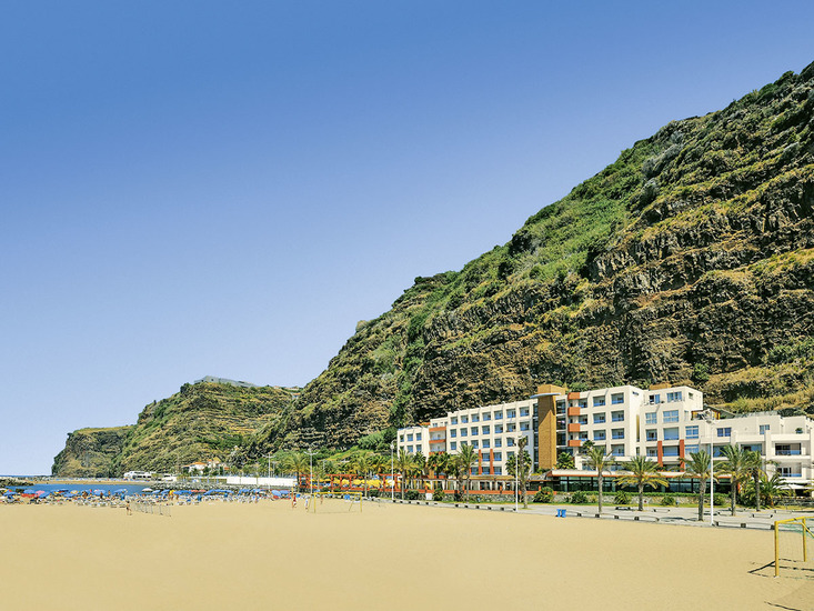 Hotel Calheta Beach in Calheta bei alltours buchen