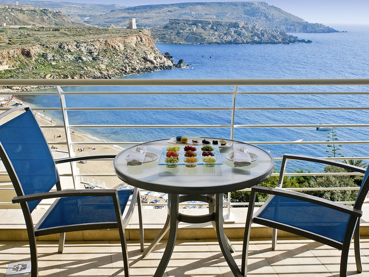 Hotel Radisson Blu Resort Golden Sands in Golden Bay bei alltours buchen