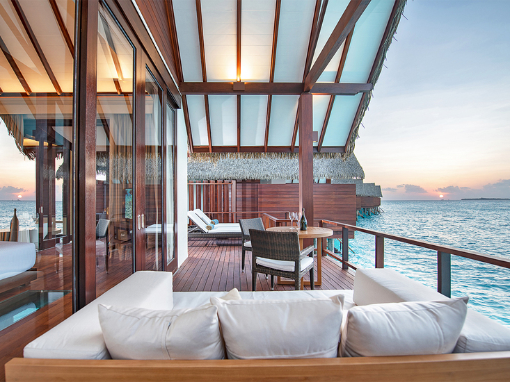 Hotel Heritance Aarah Resort in Raa-Atoll bei alltours buchen