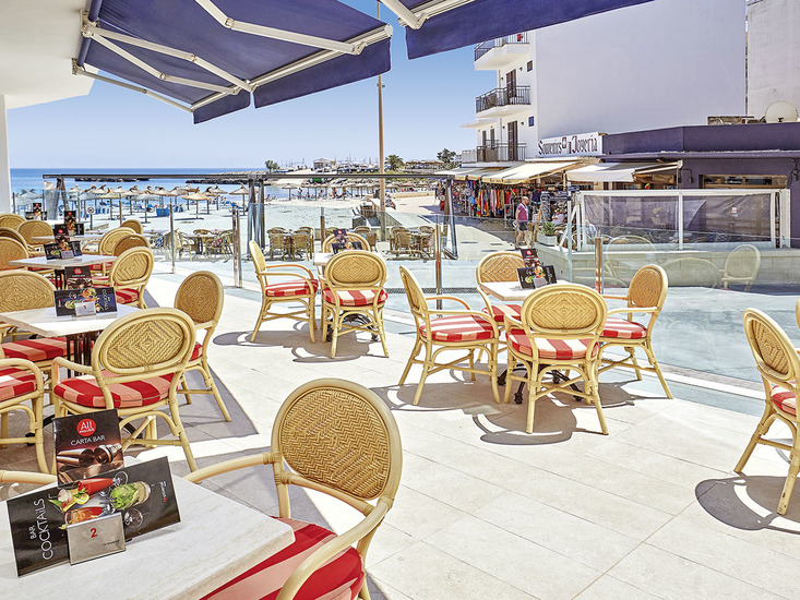 Universal Hotel Perla in S'Illot bei alltours buchen