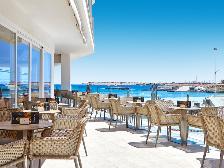 Universal Hotel Perla in S'Illot bei alltours buchen