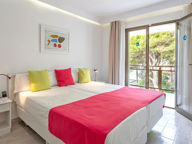 Hotel Guya Wave in Cala Ratjada bei alltours buchen