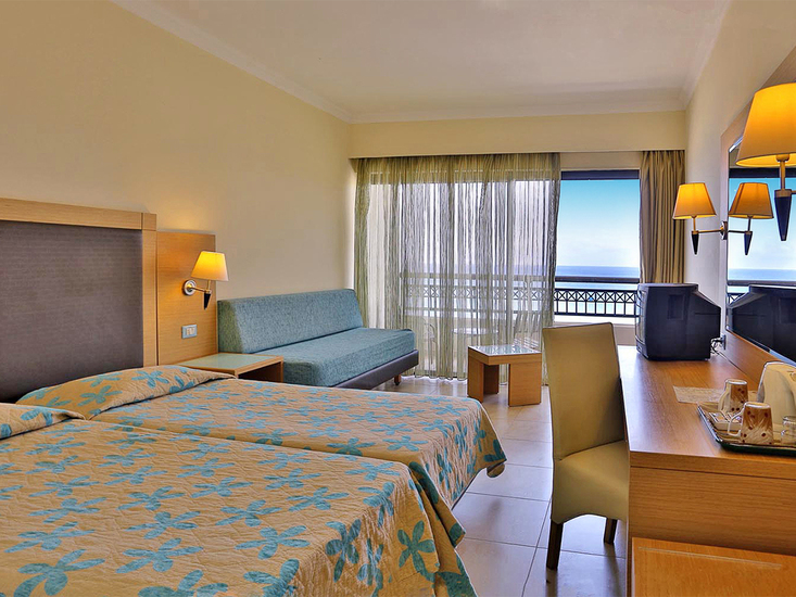 Hotel Cosmopolitan in Ixia bei alltours buchen