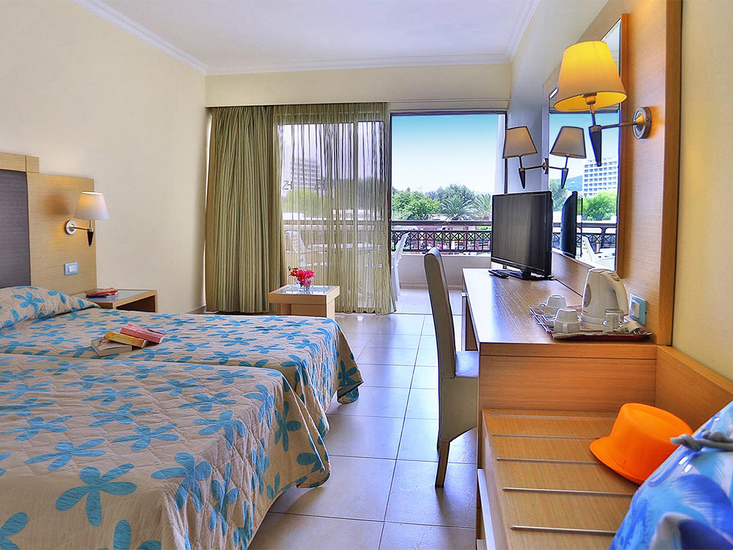 Hotel Cosmopolitan in Ixia bei alltours buchen