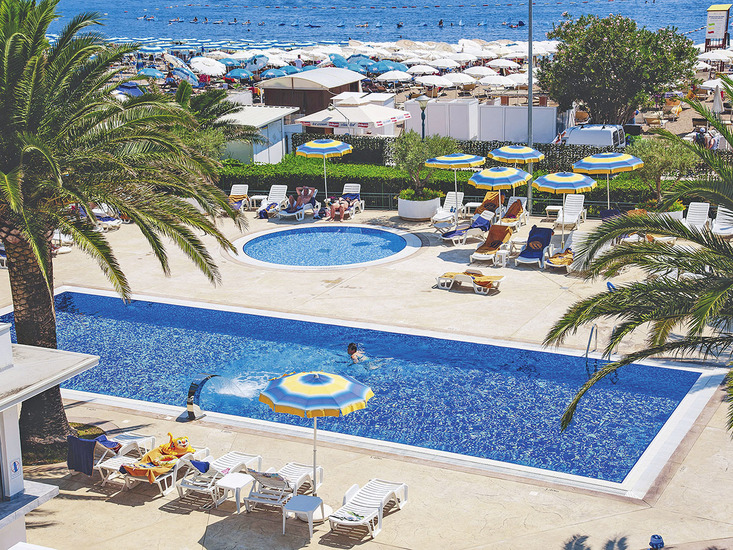Hotel Montenegro Beach Resort in Becici (Budva) bei alltours buchen